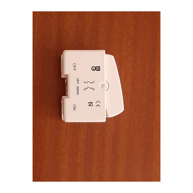 DOBLE INTERRUPTOR UNIPOLAR 2 POLOS 16A 380V BLANCO 3001N-B EUNEA EUROPOLI
